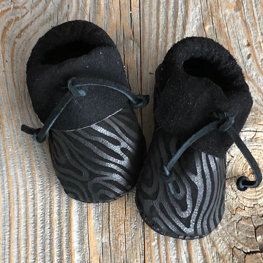 woodgrain black with tassel mocs 0-3m – UB2 | Urban Baby Bonnets